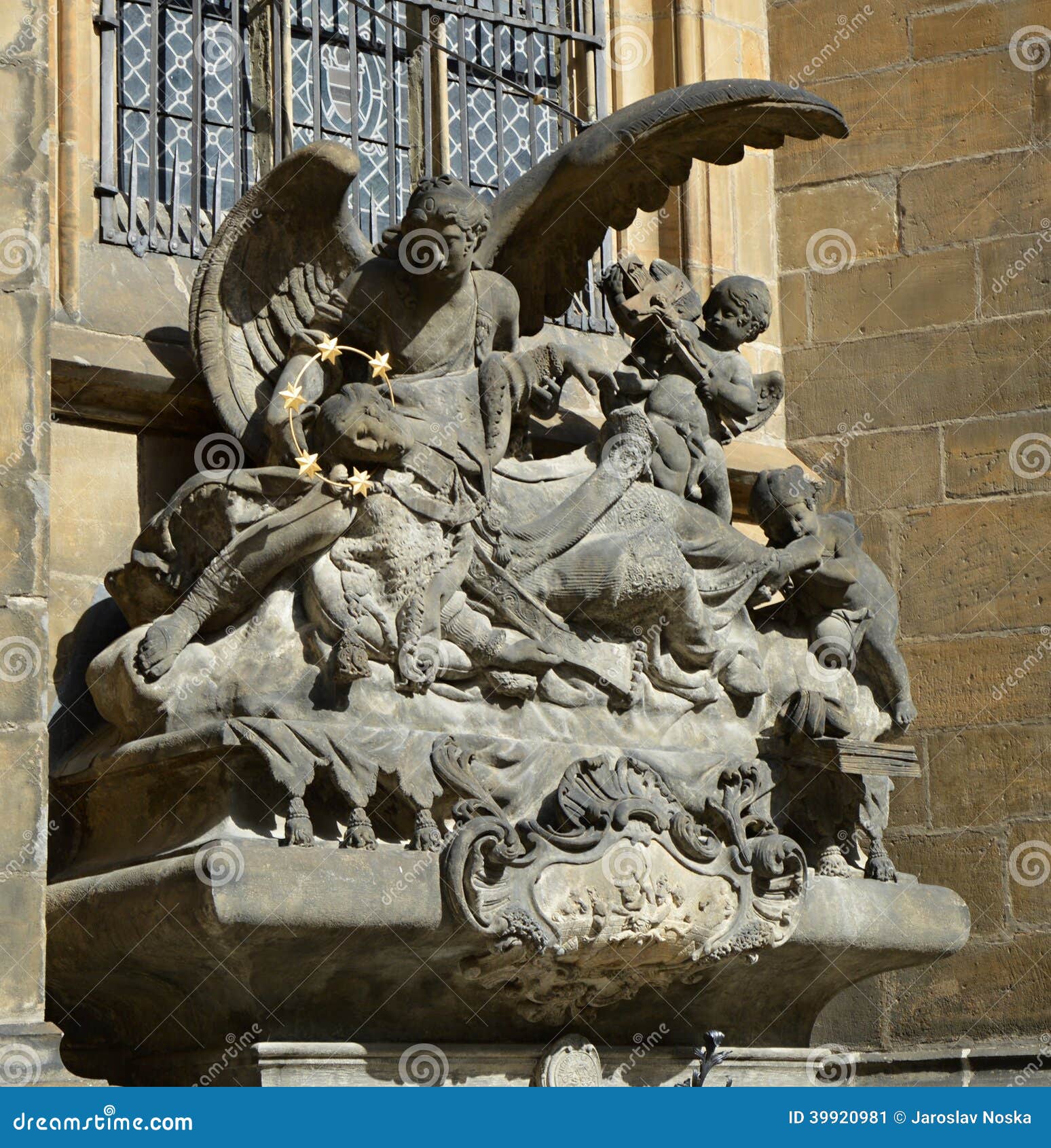 Statue in St. Vitus Cathedral Stock Image - Image of roofs, tower: 39920981