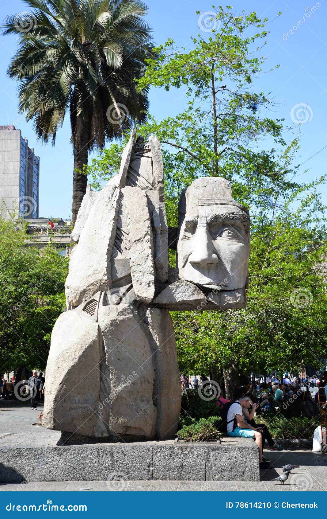 Mapuche Statue At The Plaza De Las Armas - Santiago De Chile Editorial ...