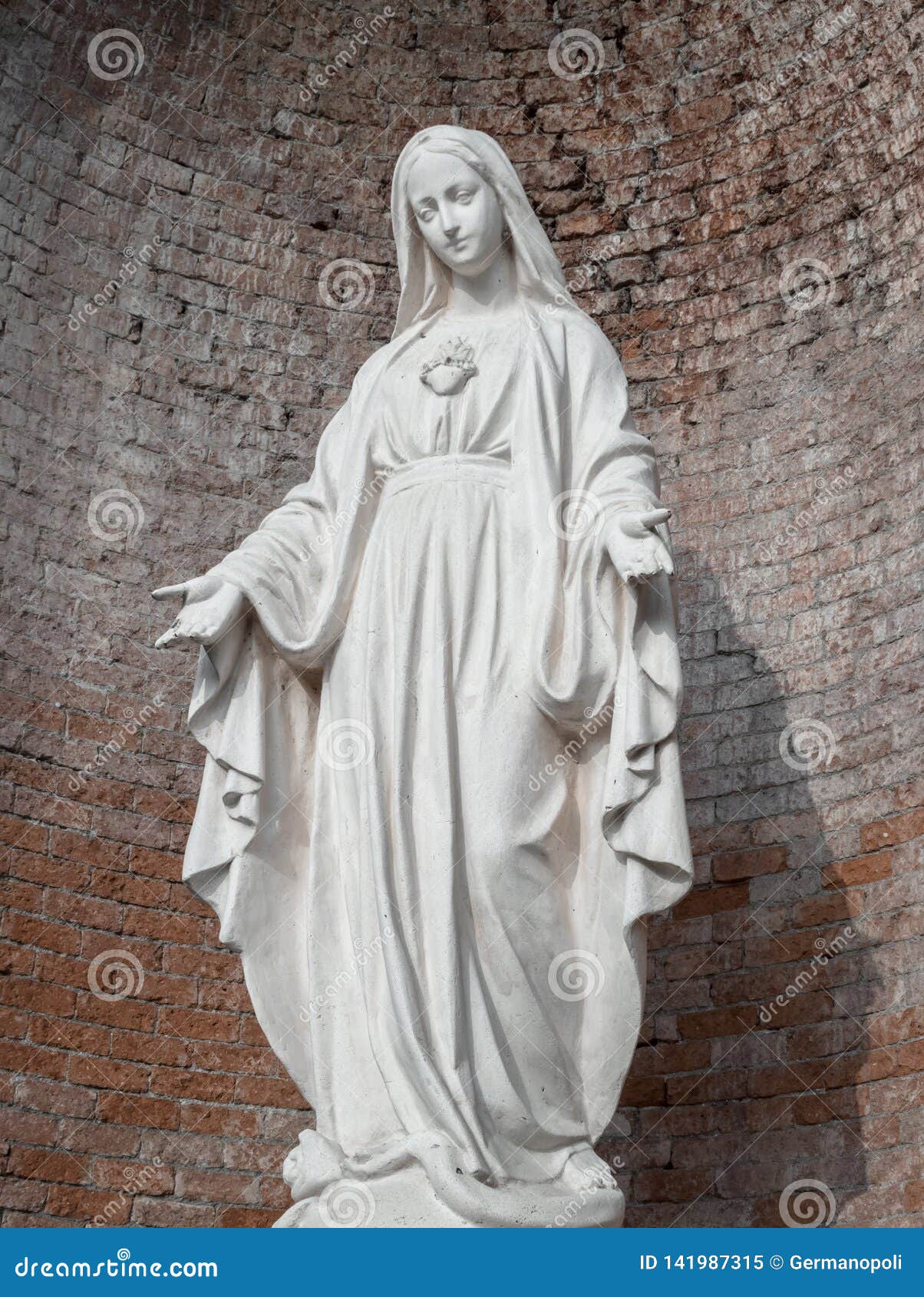 Stone Virgin Mary Statue Quality