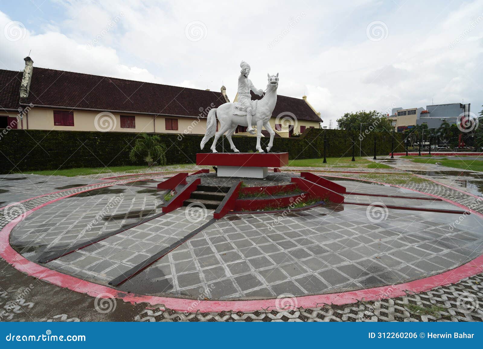 Statue of Sultan Hasanuddin Stock Photo - Image of nature, makassar ...
