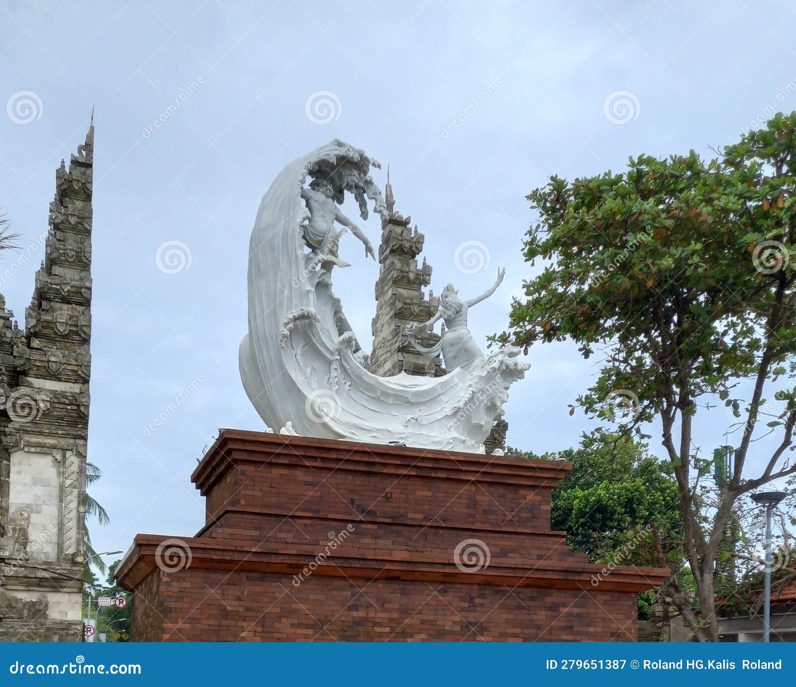 The Statue that Symbolizes the Harmony of the People of Bali Denpasar ...