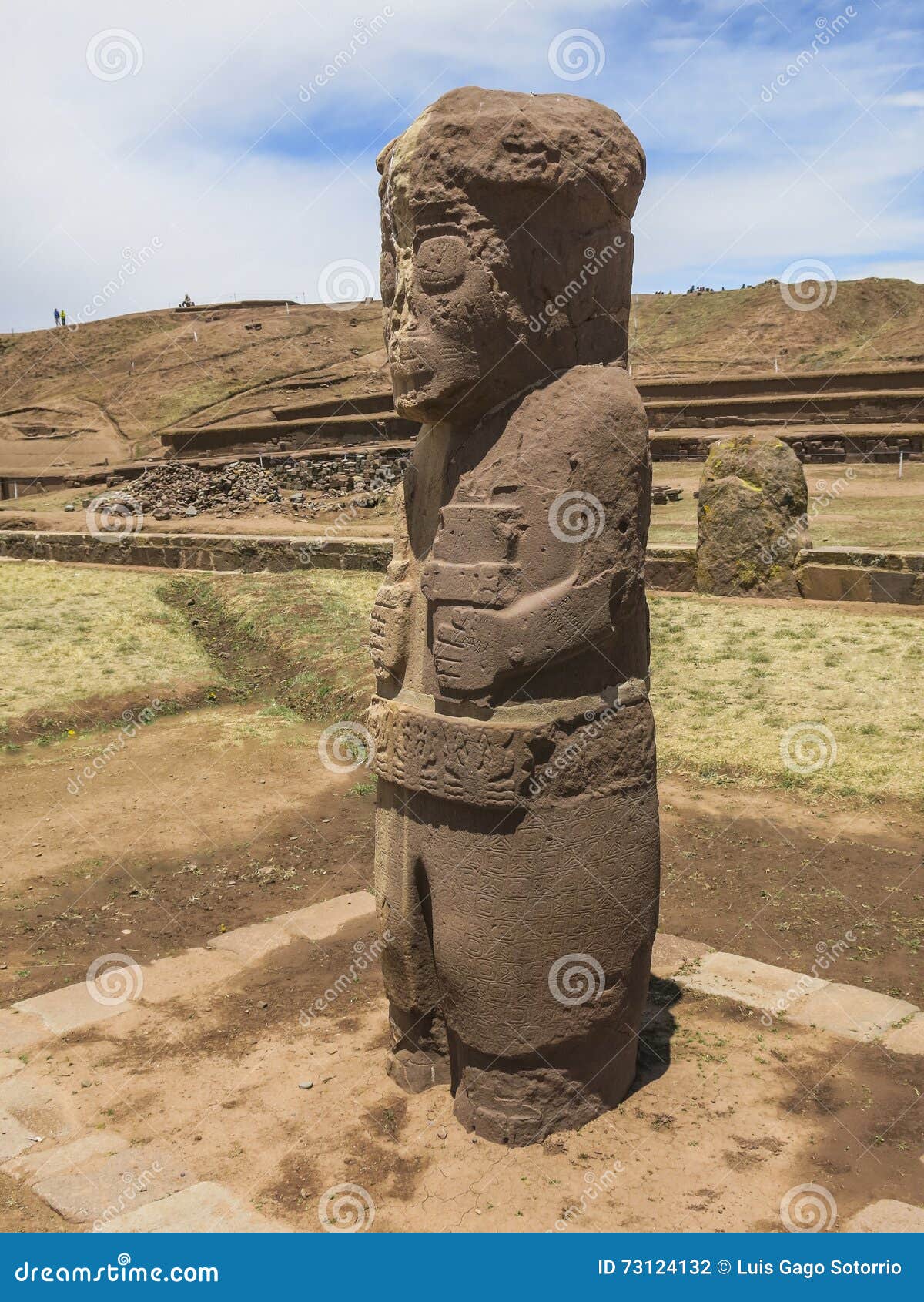 Statue in Tiahuanaco, Bolivia Stock Photo - Image of archaeological ...