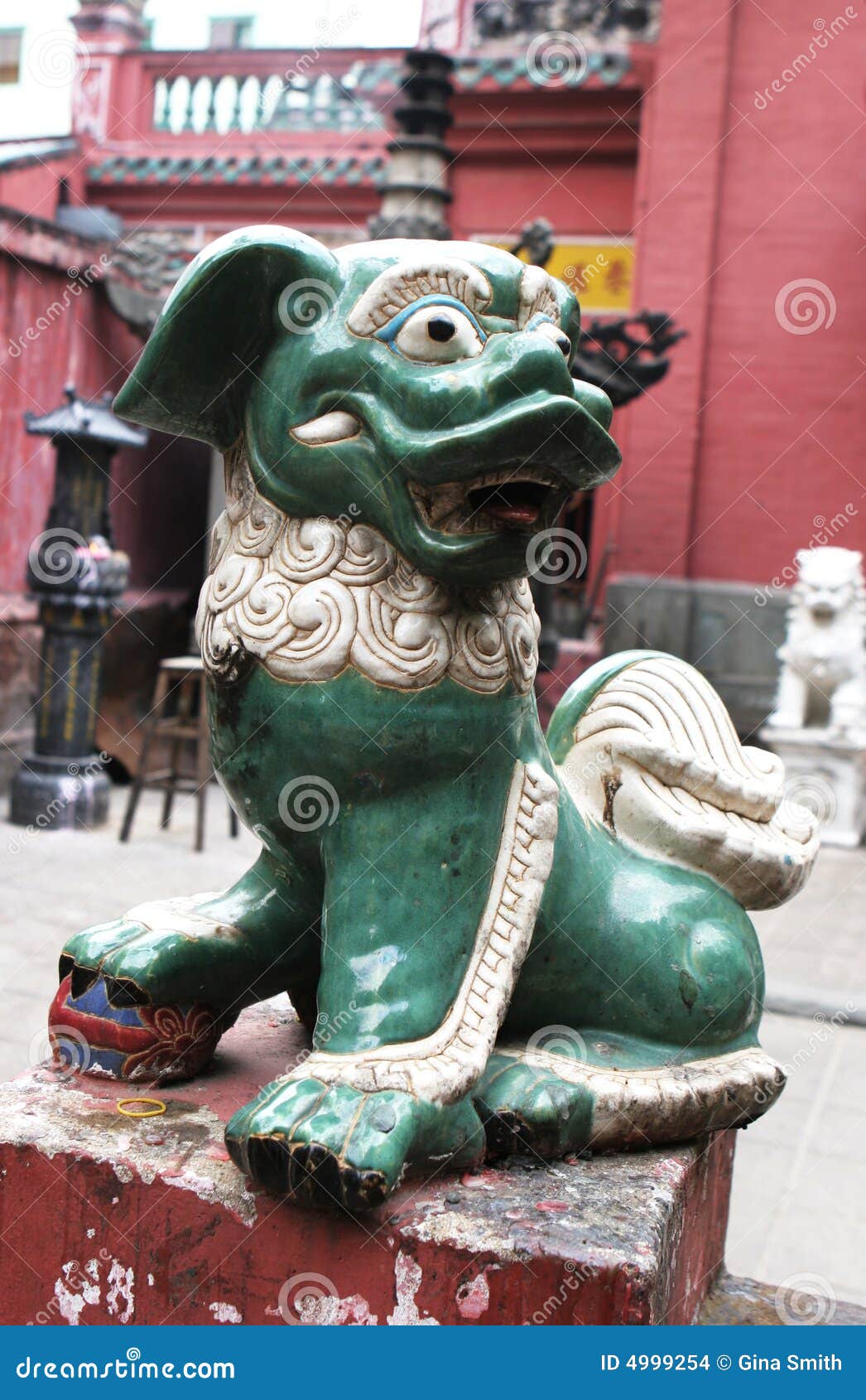 Statue At A Vietnamese Temple Picture. Image: 4999254