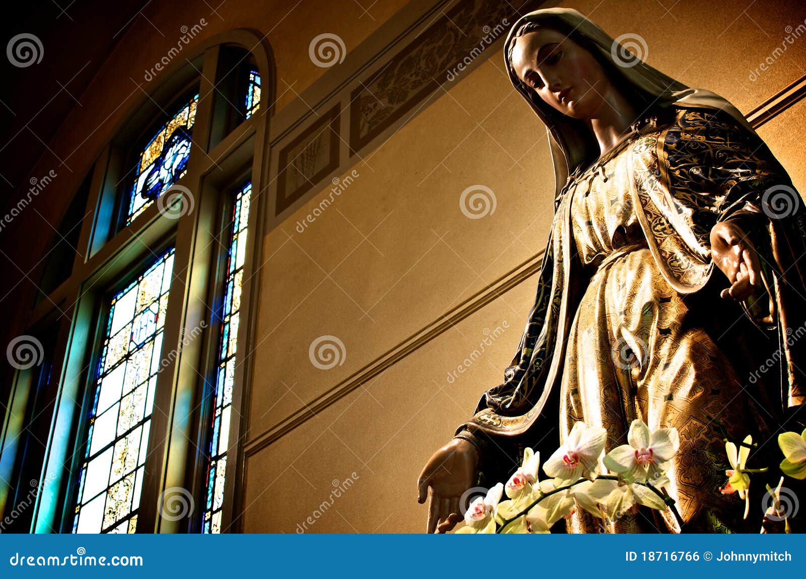 Statue of Virgin Mary stock photo. Image of chapel, female - 18716766