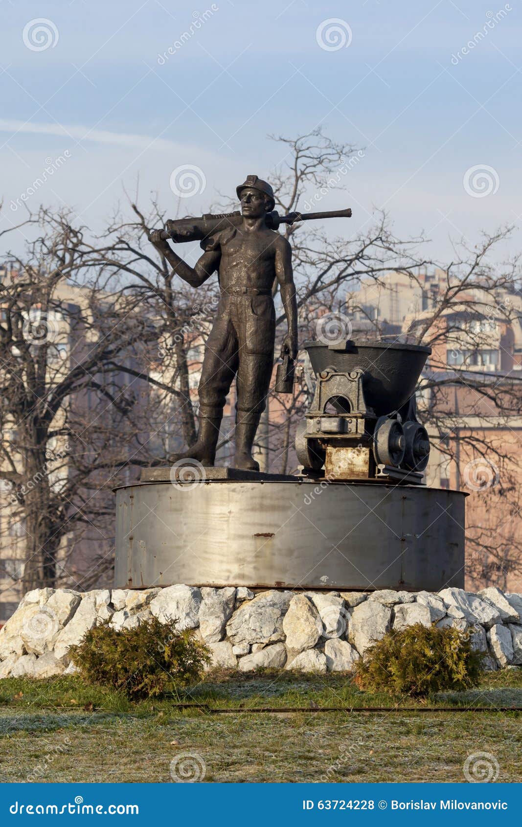 Statue von Bergmann 2 redaktionelles stockfoto. Bild von lampe - 63724228