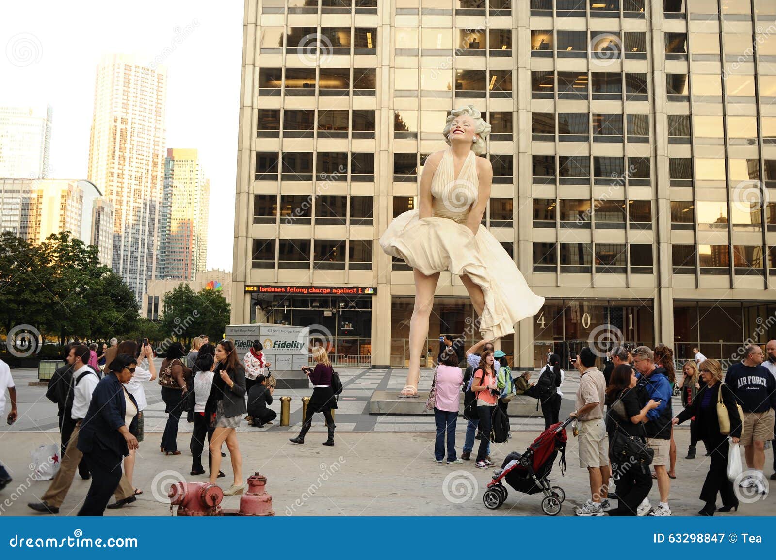 Statue Von Marilyn Monroe in Chicago Redaktionelles Stockfotografie ...