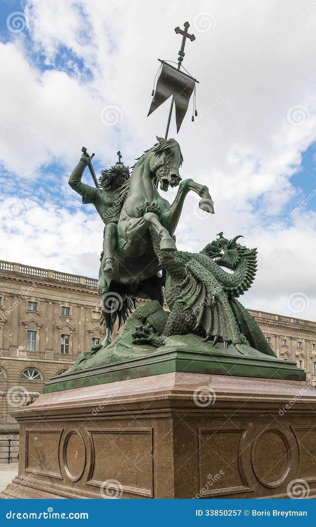 Statue Von St George in Berlin Stockbild - Bild von george, grenzstein ...
