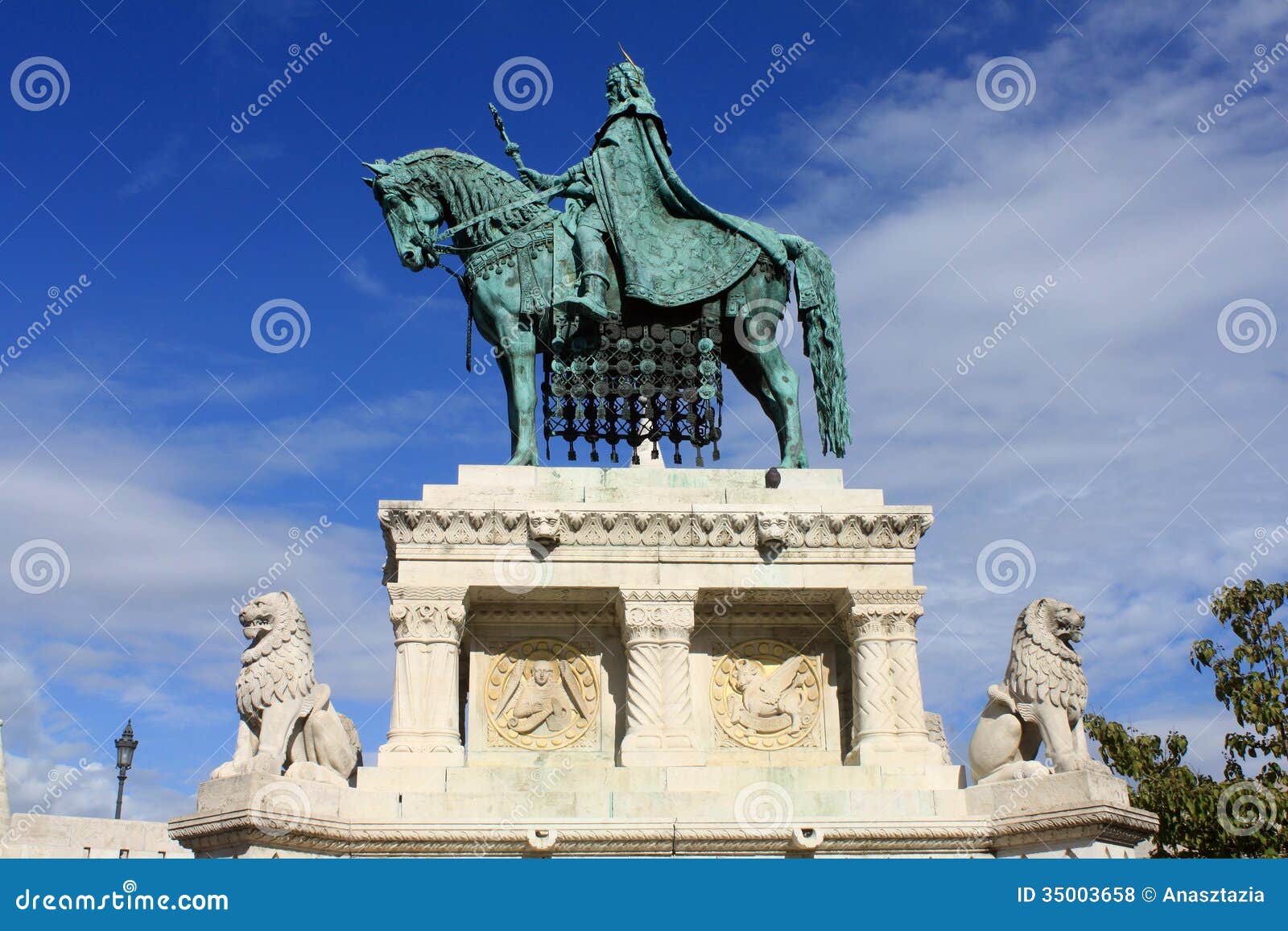 Statue von St Stephen I. stockfoto. Bild von blau, geschnitzt - 35003658