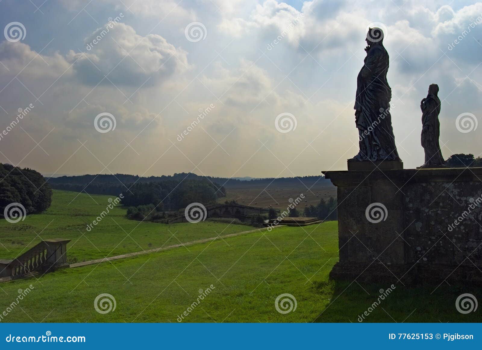 Statues Castle Howard Yorkshire Stock Image - Image of statues ...