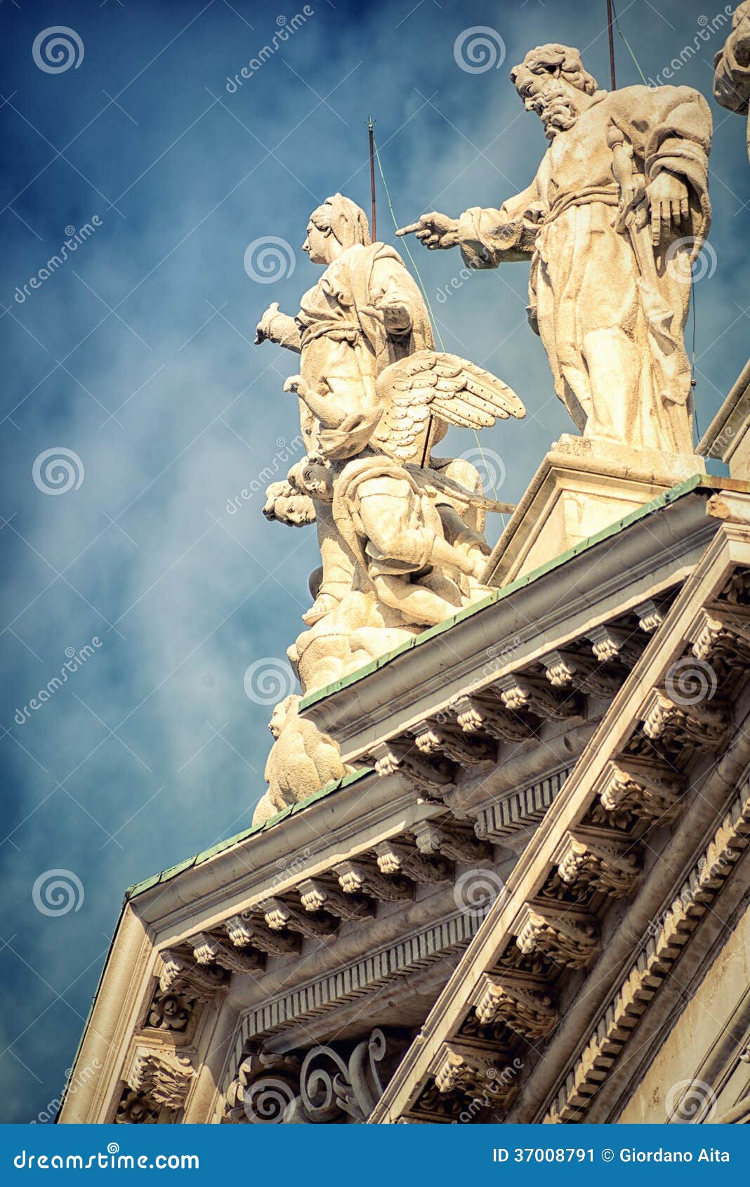 Statues on Cathedral stock image. Image of saints, statues - 37008791