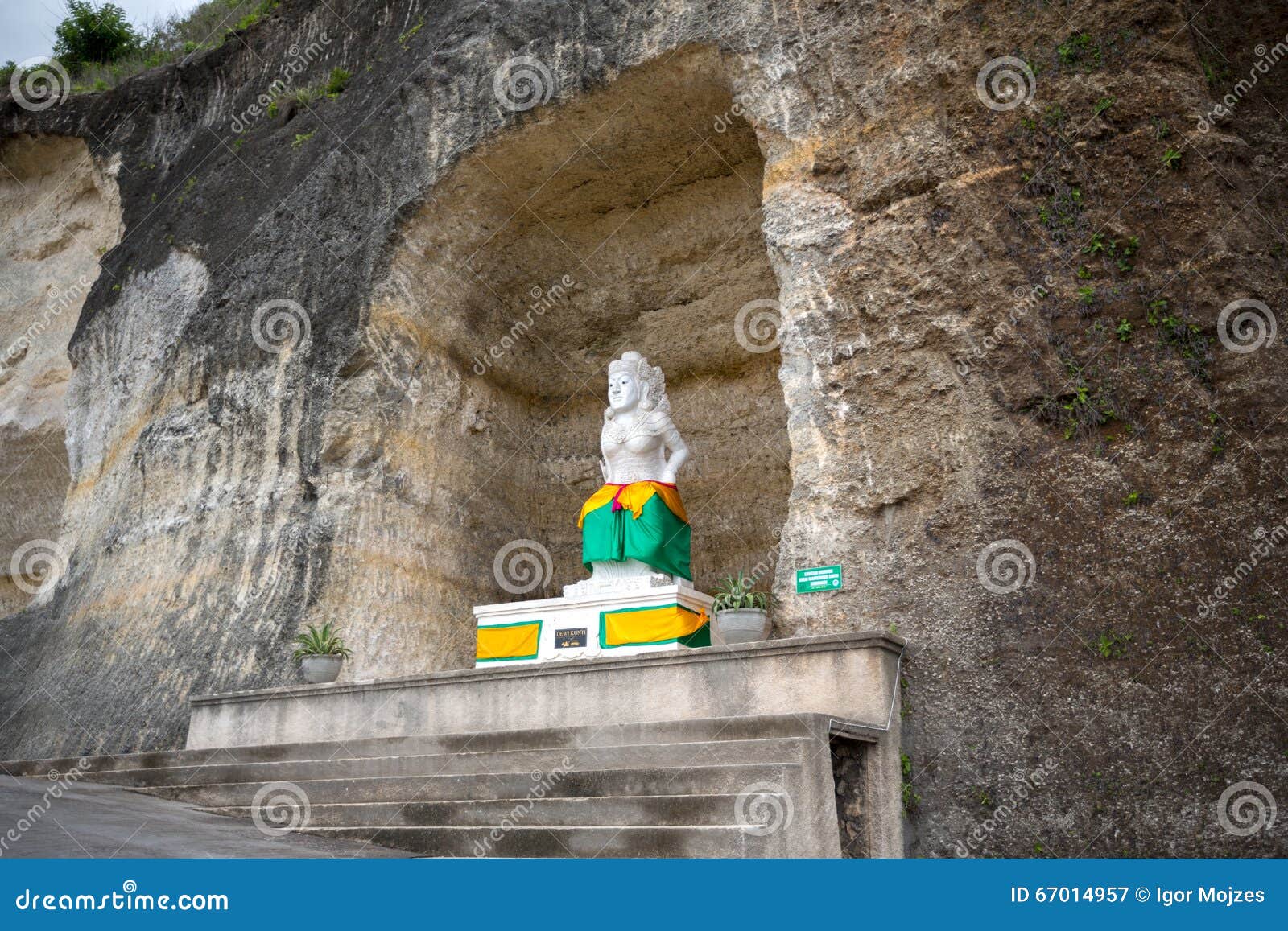 Statues of Dewi kunti God stock image. Image of monument - 67014957
