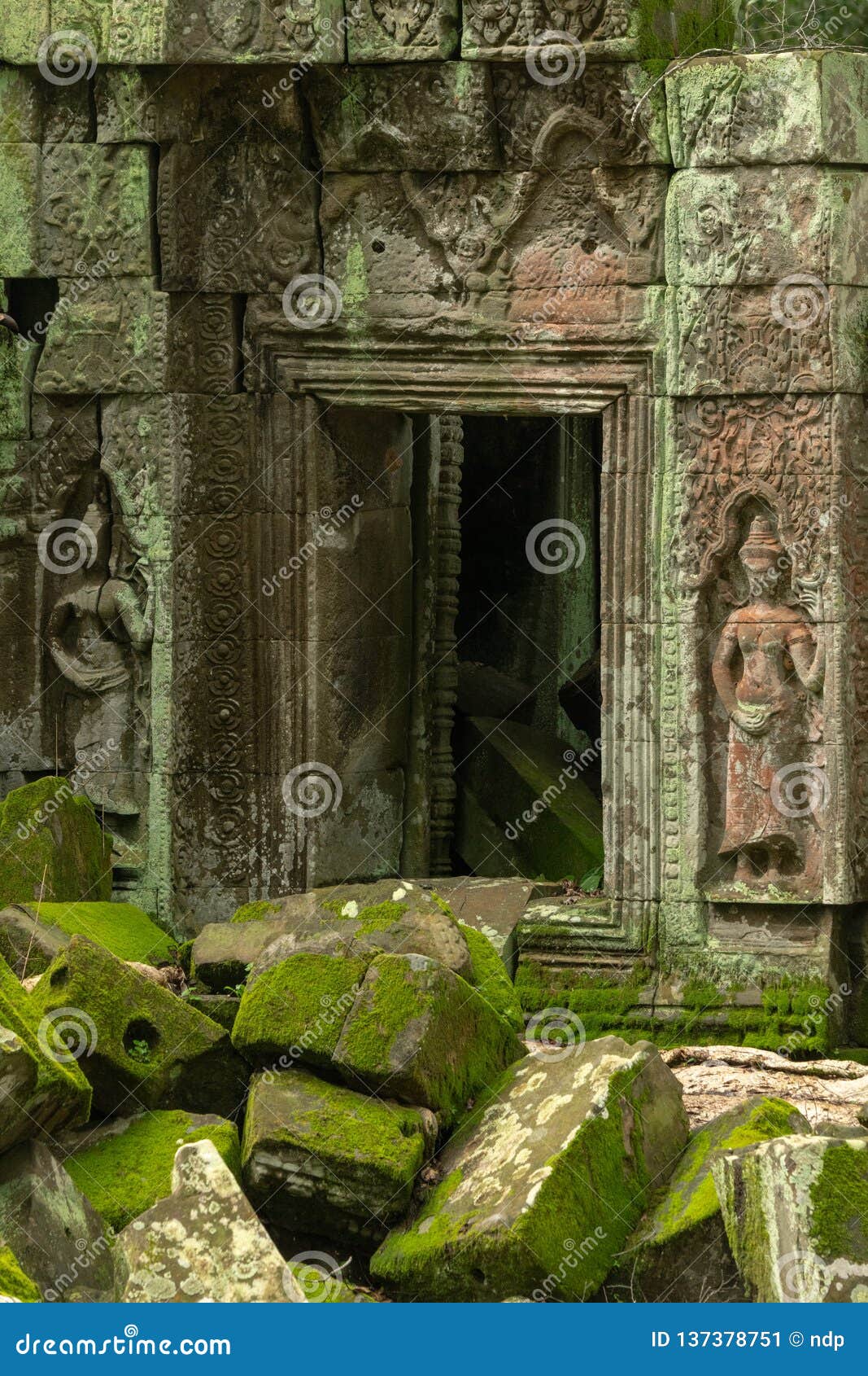 Statues and Fallen Rocks beside Temple Doorway Stock Image - Image of ...