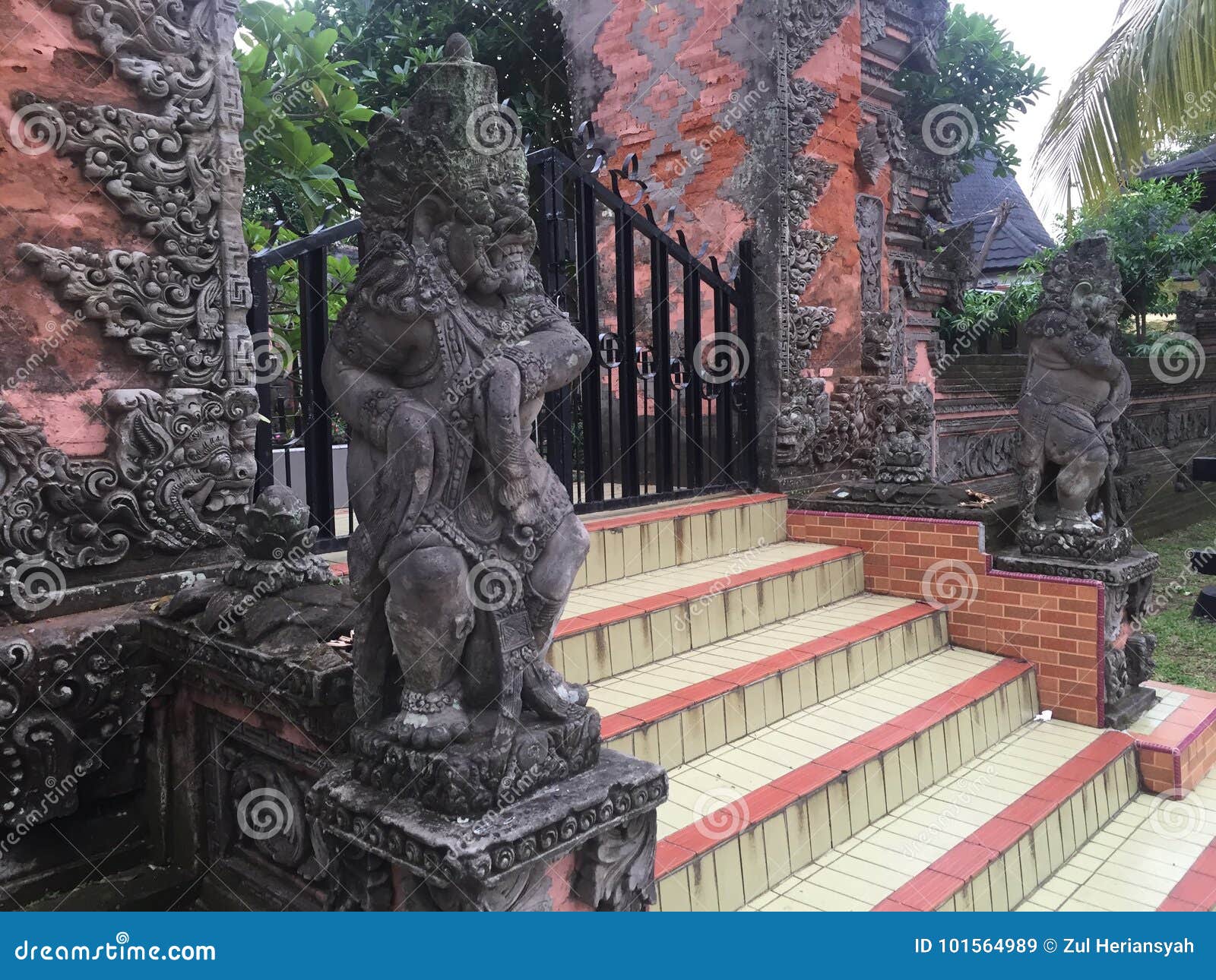 Statues in Front of the Entrance Stock Image - Image of temple, stairs ...