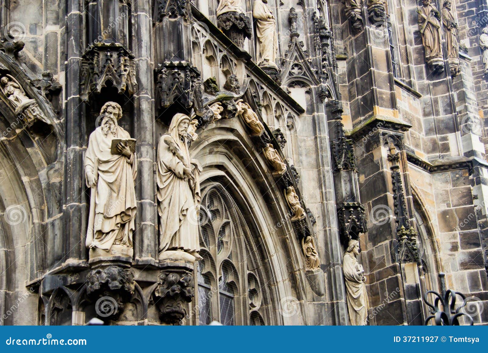 Statues at the Gothic Cathedral of Aachen Stock Image - Image of facade ...