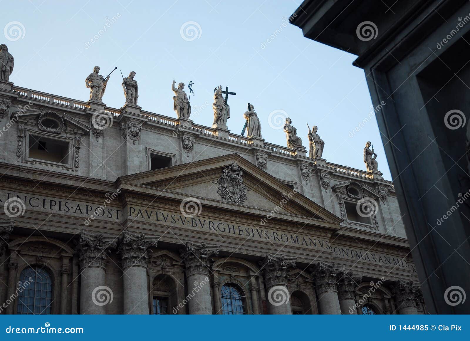 Statues on Historic Building Stock Image - Image of outside, sculptures ...