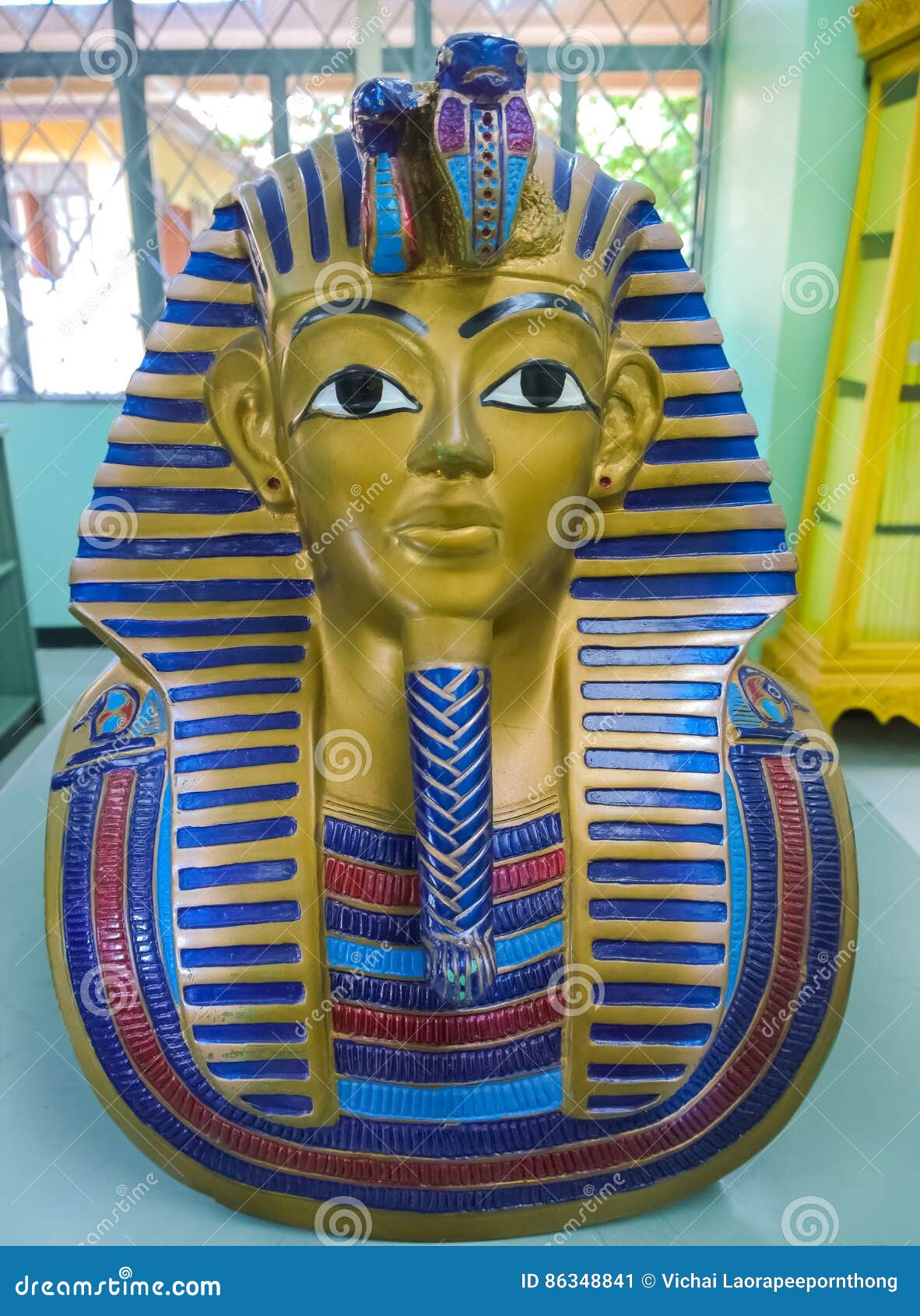 Statues of king pharaoh stock image. Image of egypt, antique - 86348841