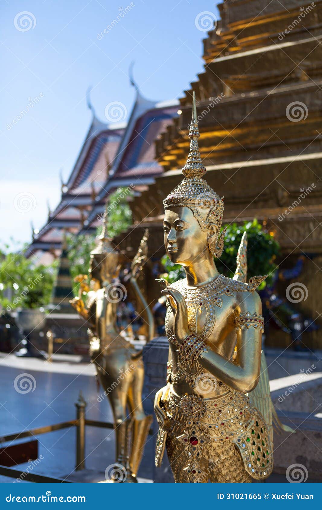 Statues of a Kinnara in Wat Phra Kaew, Bangkok Stock Image - Image of ... Statues of a Kinnara in Wat Phra Kaew, Bangkok Stock Image - Image of ...