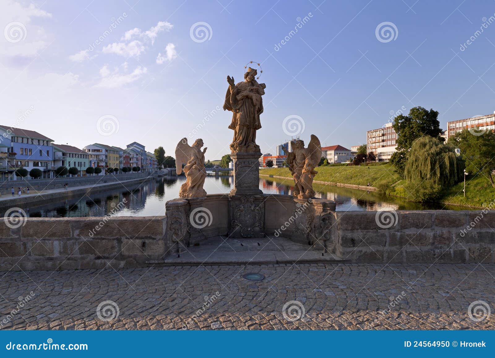 Statues on stone bridge stock photo. Image of architecture - 24564950