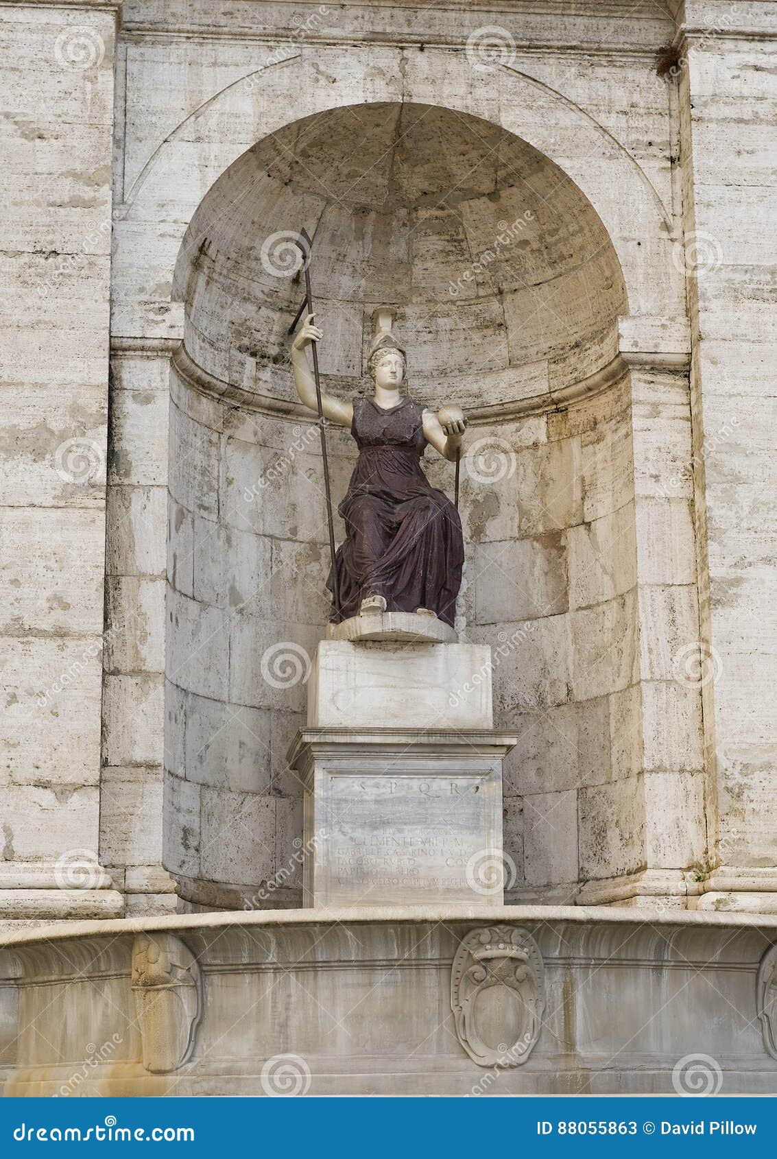 Staty Av Minerva Som Dea Roma Personification Av Rome Redaktionell ...