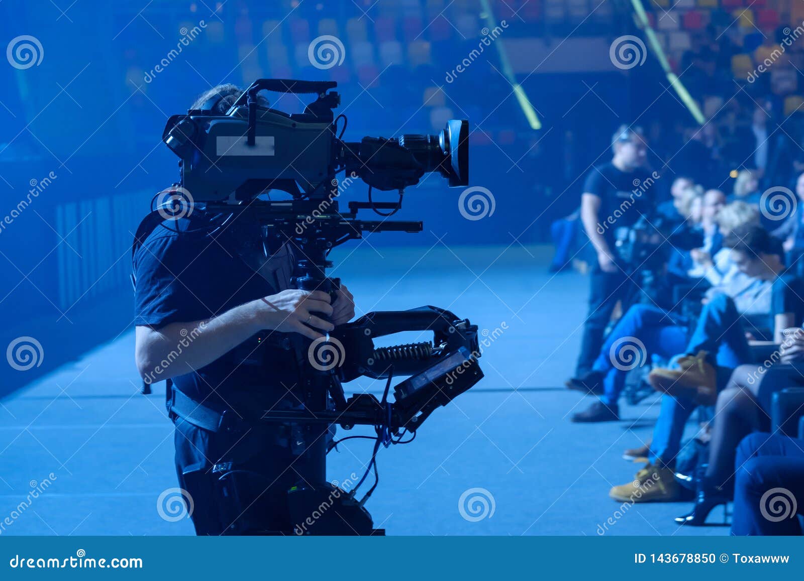 Steadicam Man Working at the Pavilion Editorial Image - Image of media ...