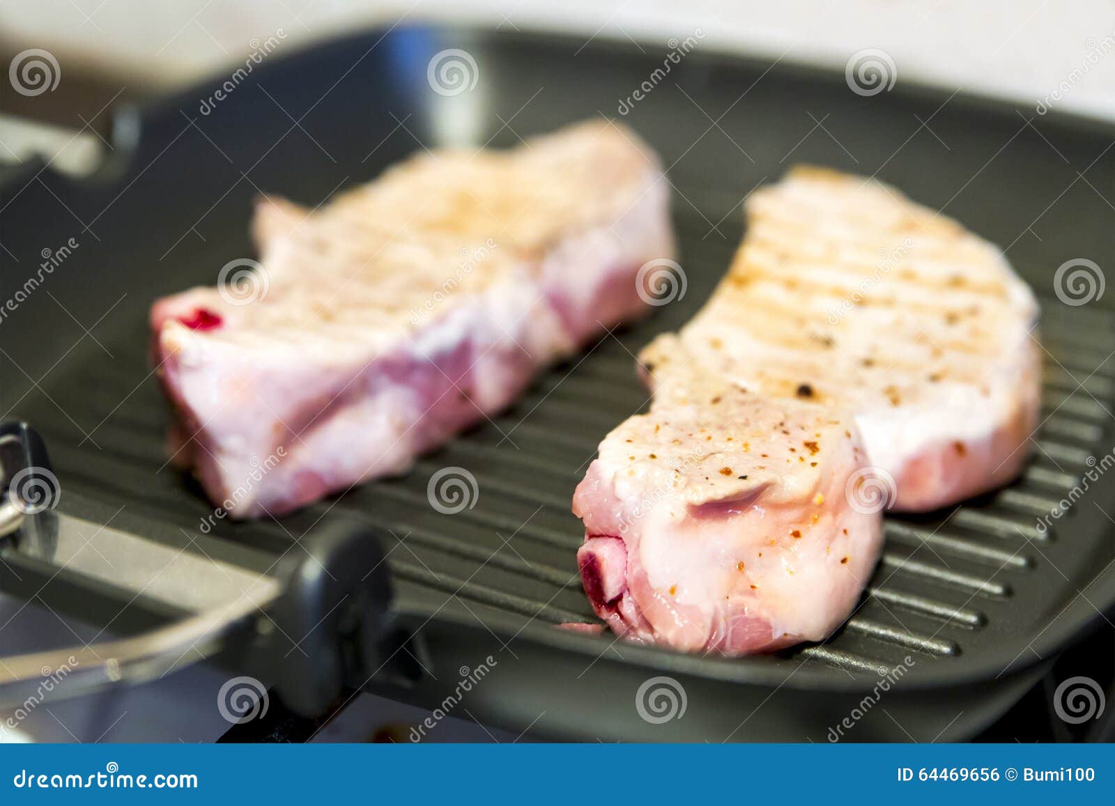 Steak with Blood on the Grill Pan Stock Photo - Image of pepper, iron ...