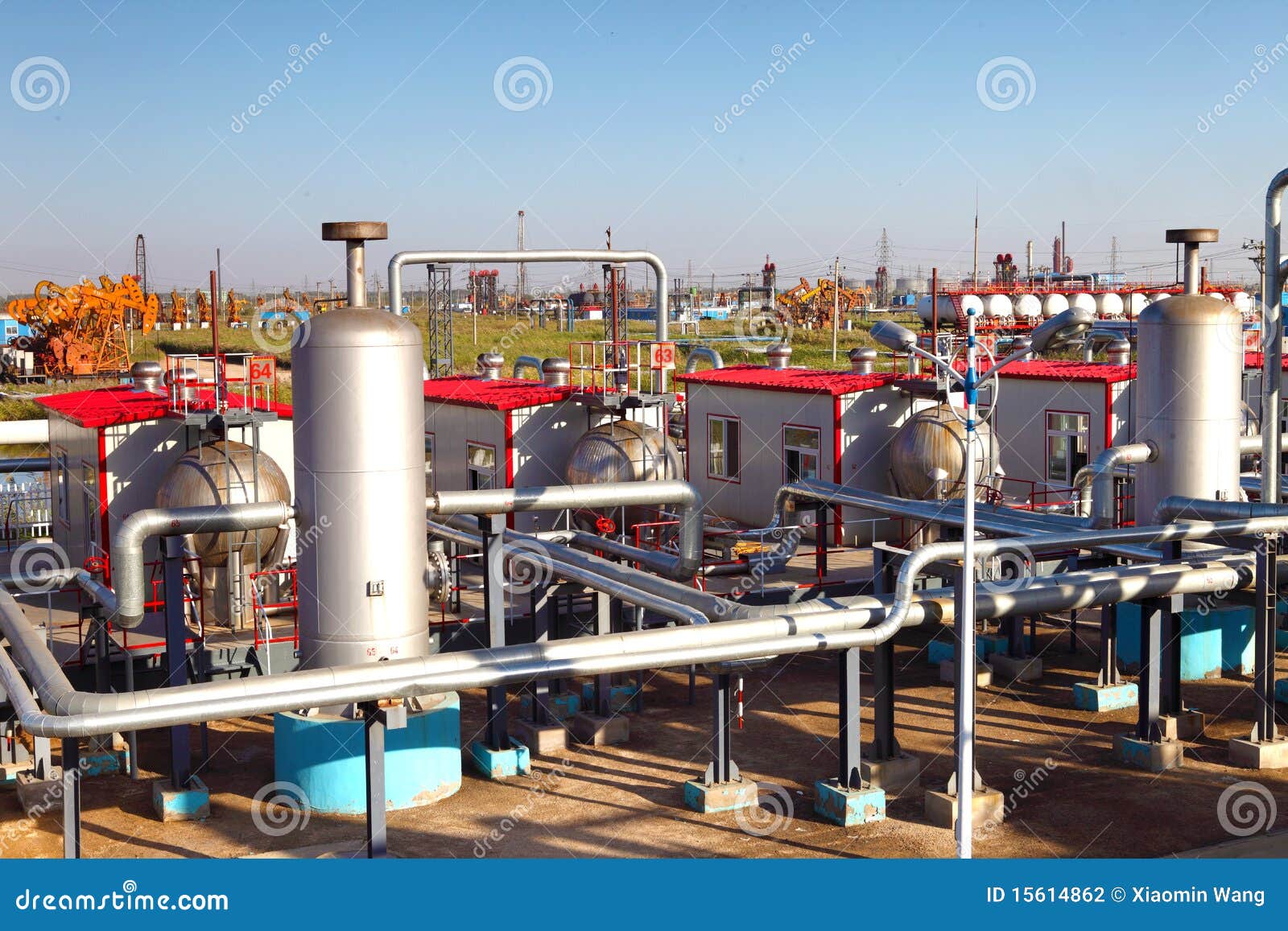 Steam-assisted recovery stock photo. Image of worker - 15614862