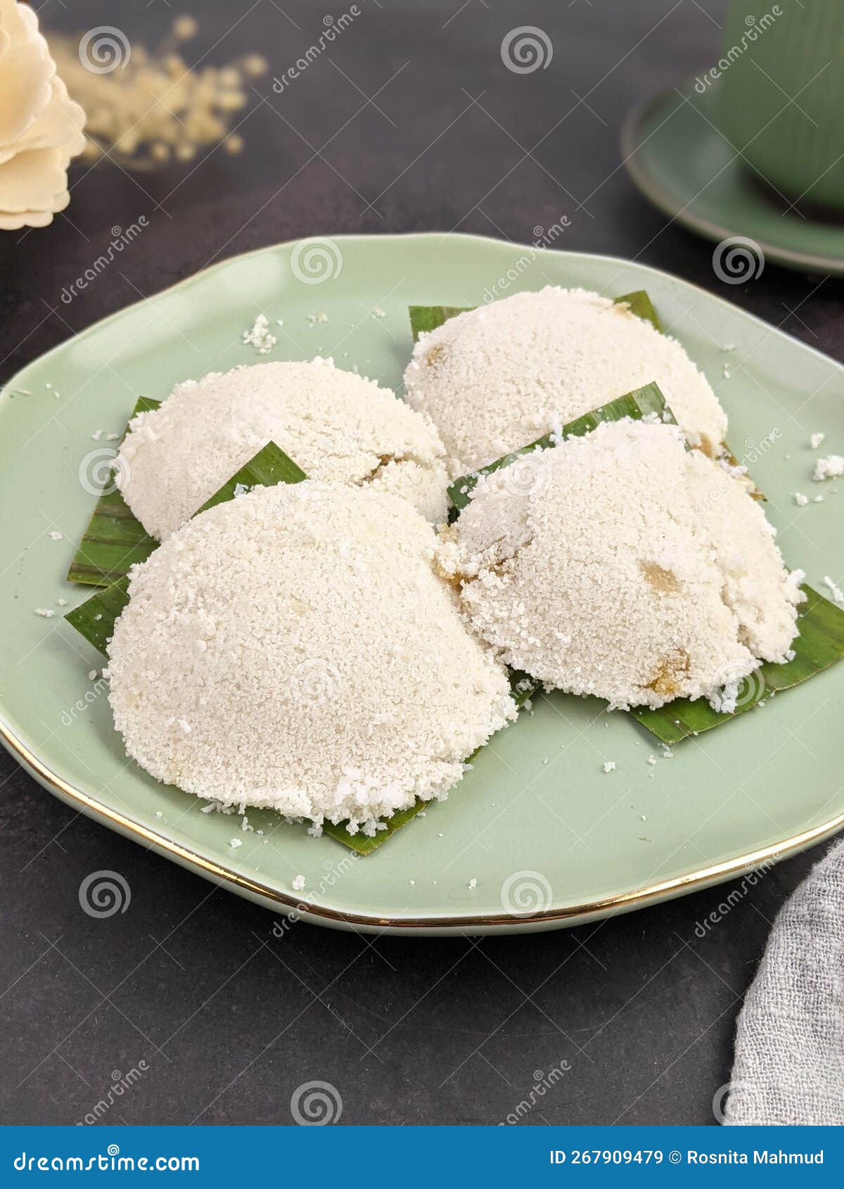 Steam Dessert Known As Putu Piring Stock Image - Image of steam, putu ...