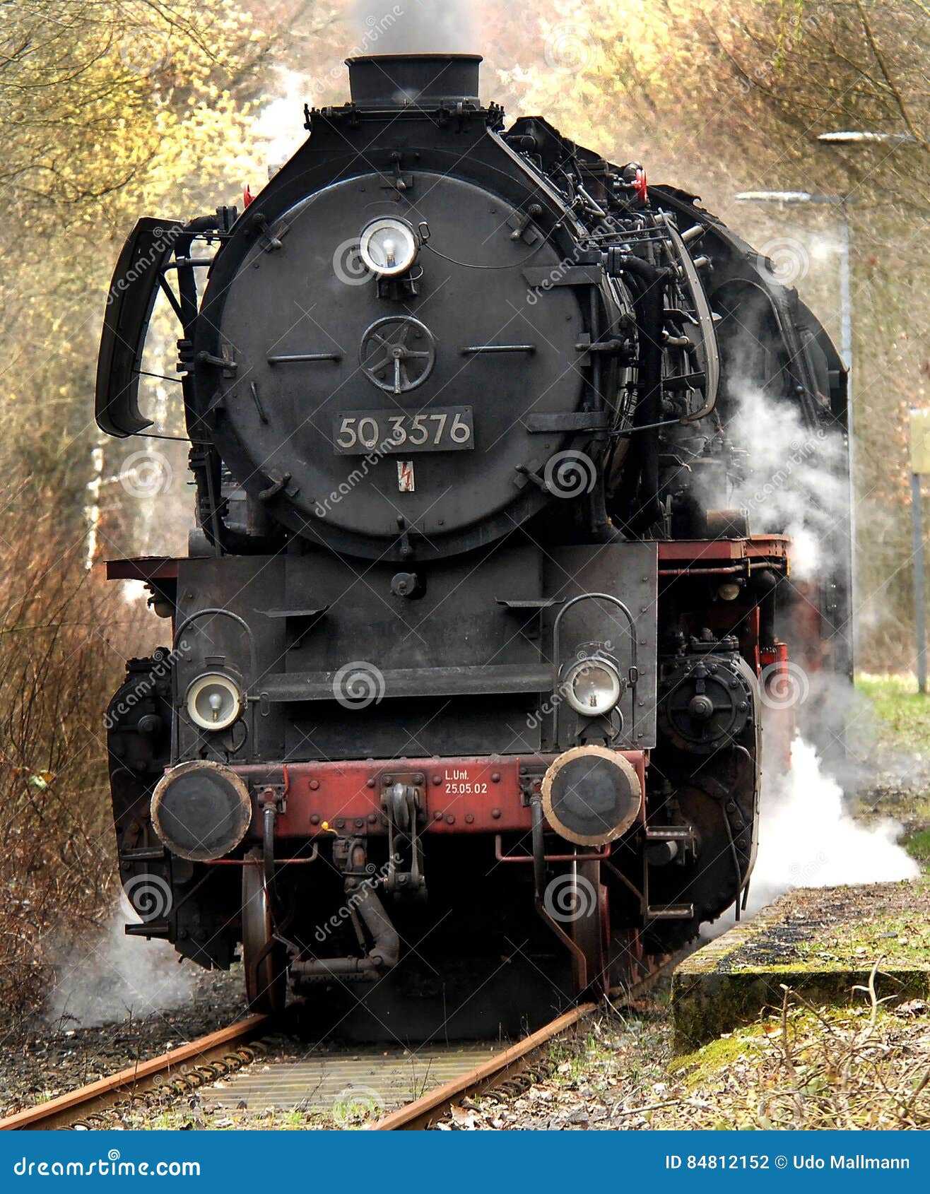 Steam engine I editorial photography. Image of zoomed - 84812152