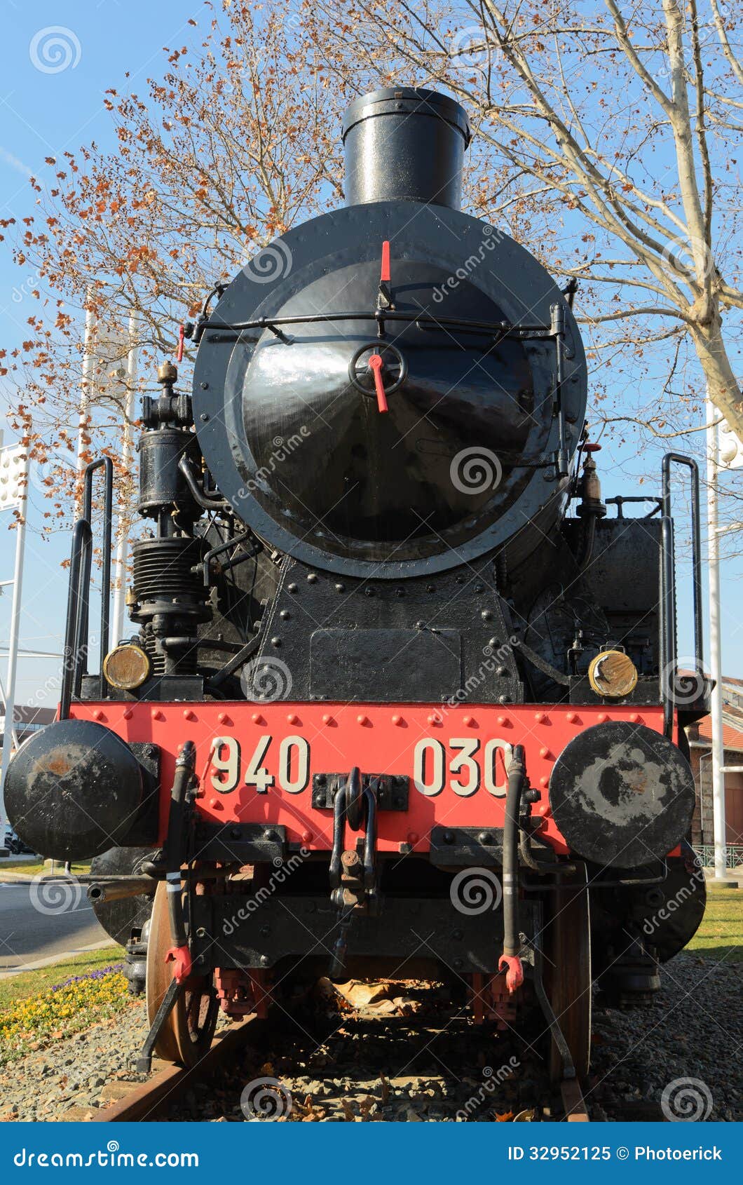 Steam Locomotive stock image. Image of steel, traction - 32952125