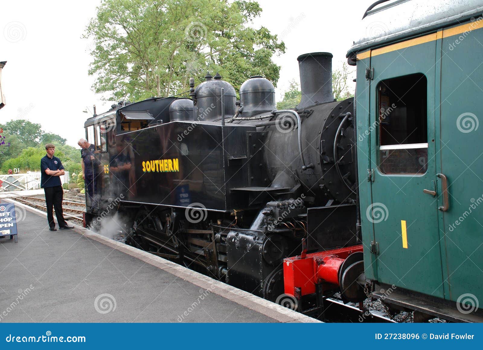 Steam Locomotive, Tenterden Editorial Photo - Image of railway, tank ...