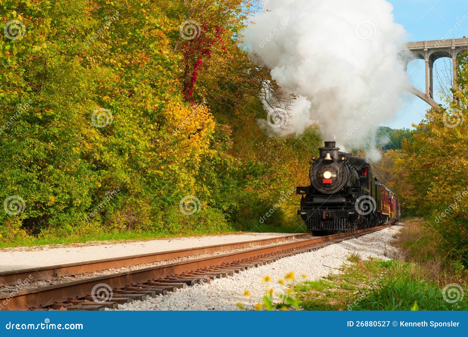 Steam train approaching editorial photography. Image of historic - 26880527