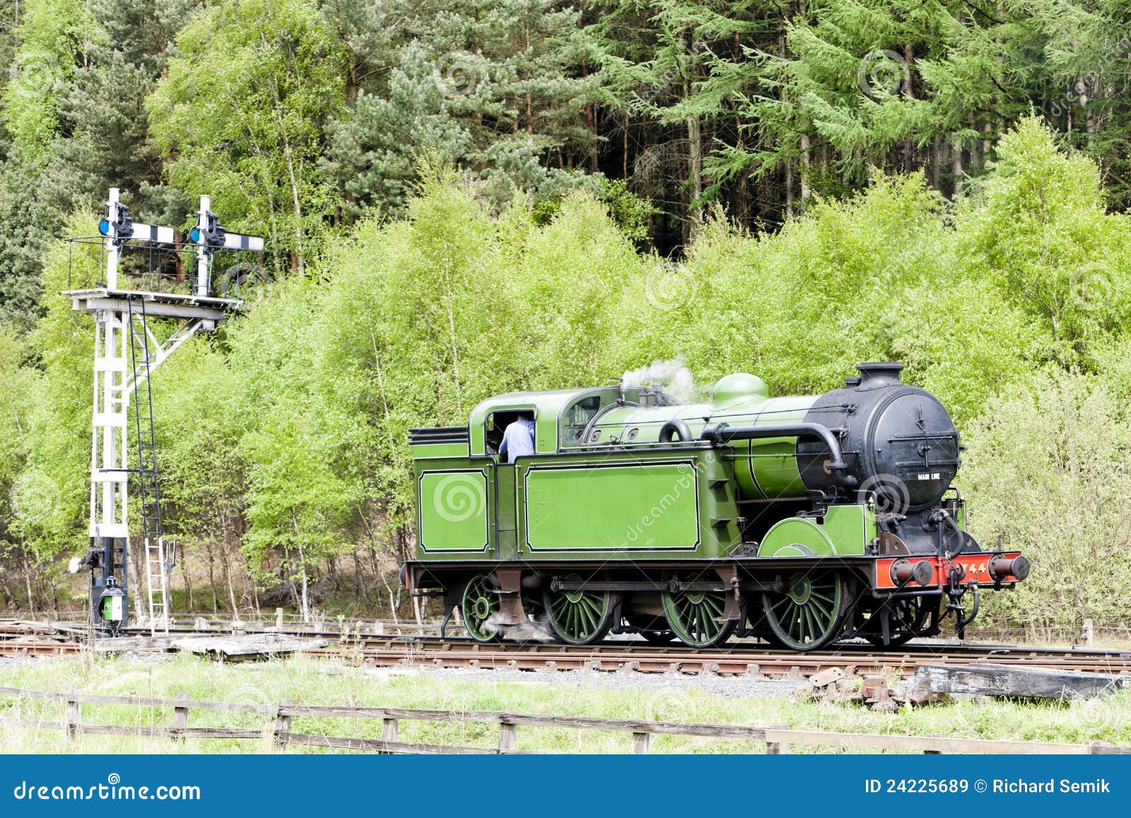 Steam train, England stock image. Image of signal, engine - 24225689
