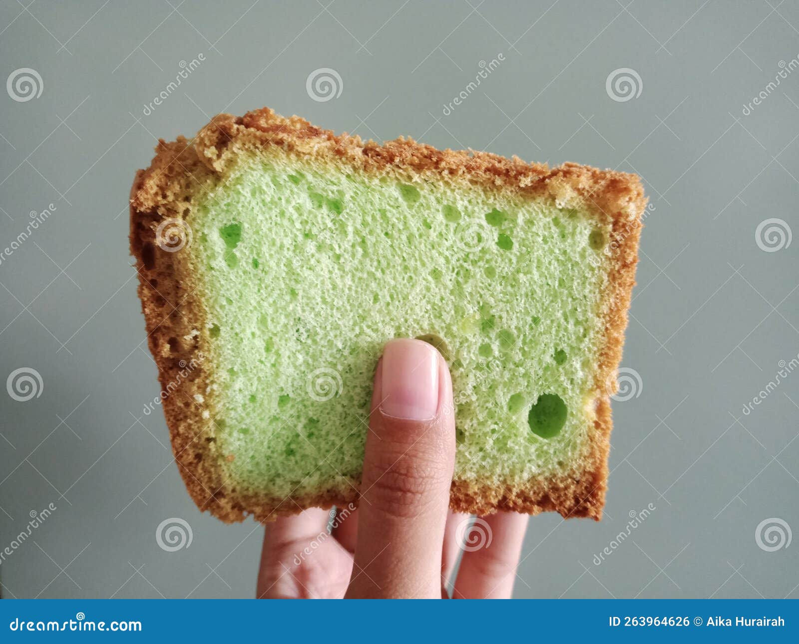 Steamed Pandan-flavoured Kuih With A Creamy Center Filling Made Of ...
