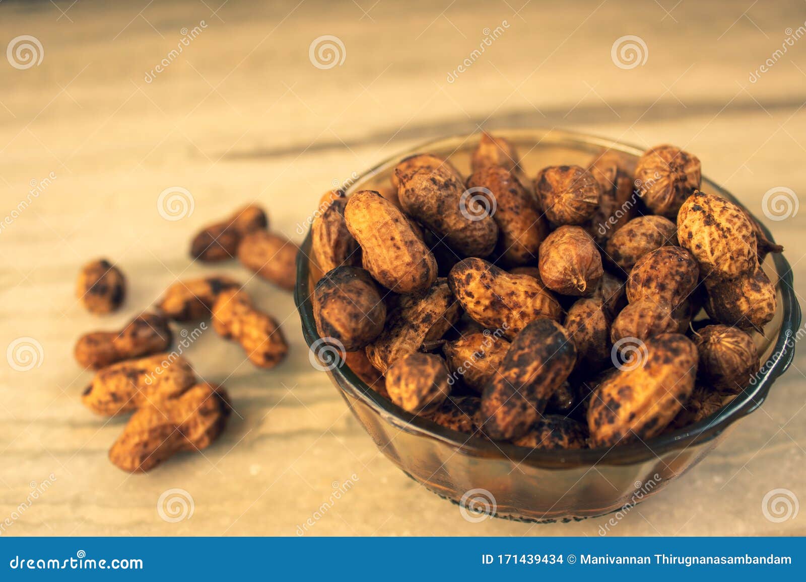 Steamed Peanuts in a Glass Bowl. Groundnuts Unpeeled in a Bowl Stock ...