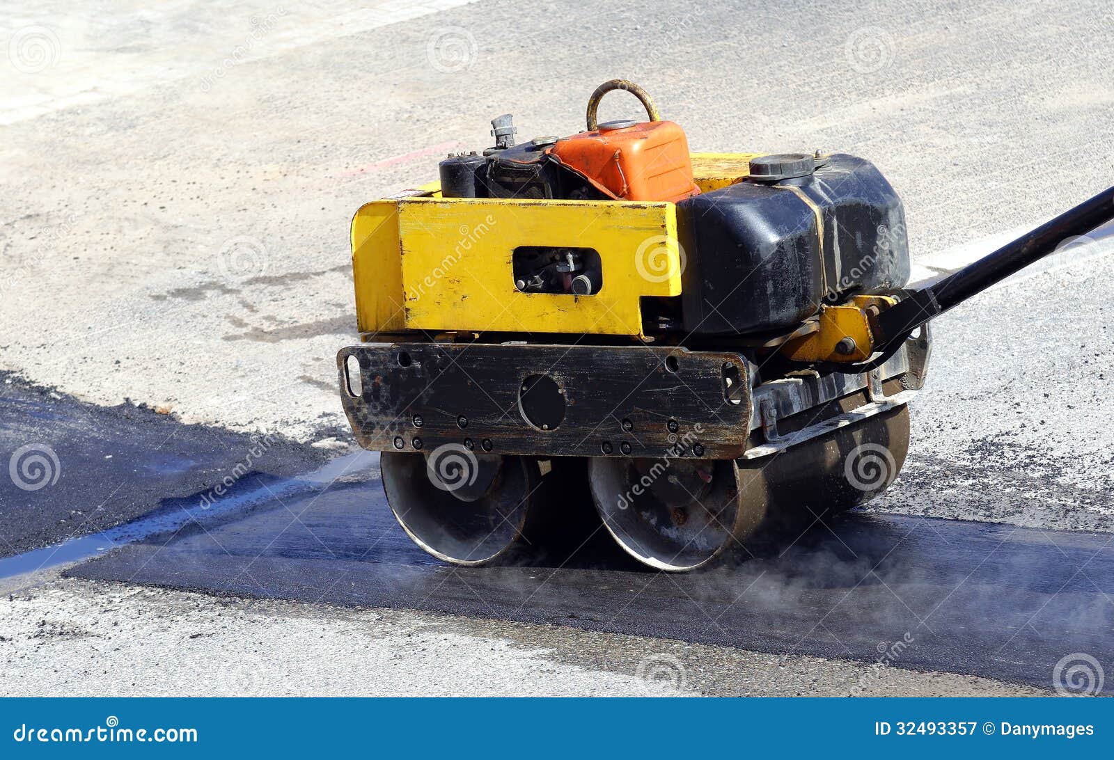 Steamroller stock image. Image of equipment, work, vibration - 32493357
