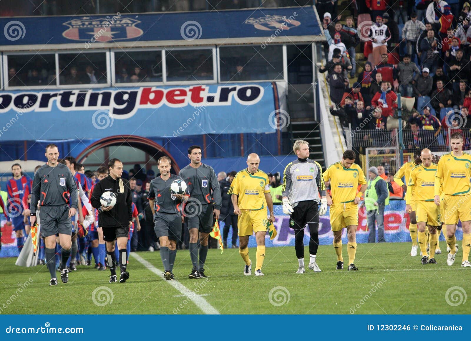 Steaua Vaslui match editorial photo. Image of footballer - 12302246