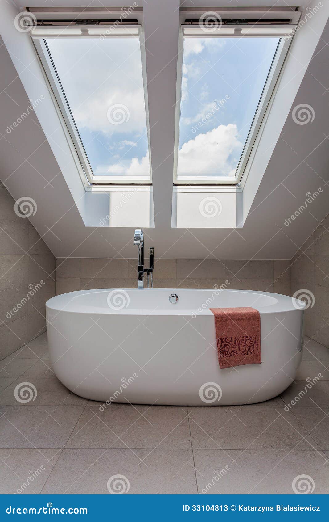 Stedelijke Flat - Modern Bad Stock Afbeelding - Image of gevormd ...