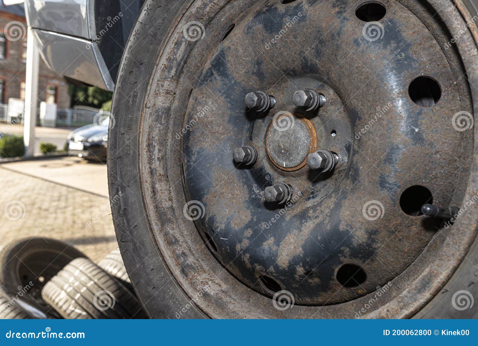 The Steel Bolts Used for the Aluminum Rim are Inserted into the Steel ...