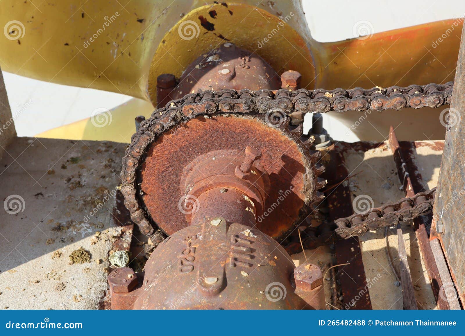 Steel Cogs and Chains for Rotating Propellers, Ship Propellers, Old ...