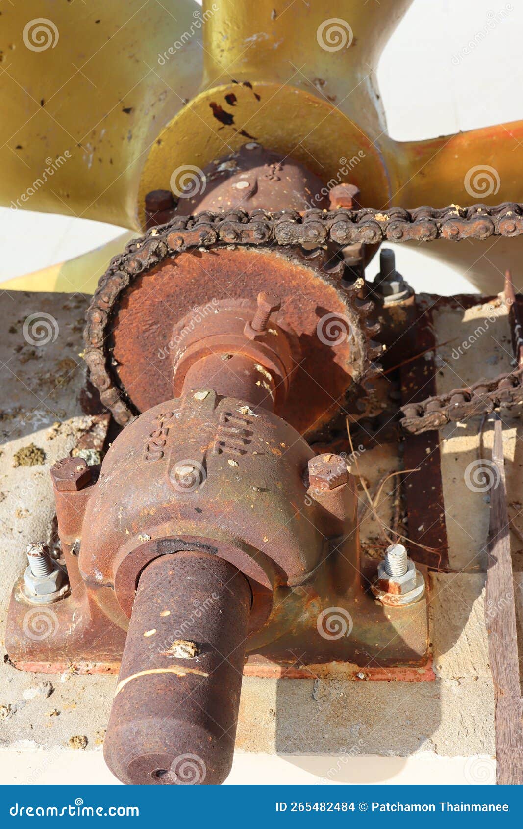 Steel Cogs and Chains for Rotating Propellers, Ship Propellers, Old ...
