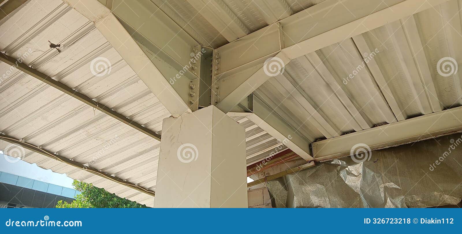 Steel Construction Expose of Building with Ceiling Bondex in Paint ...