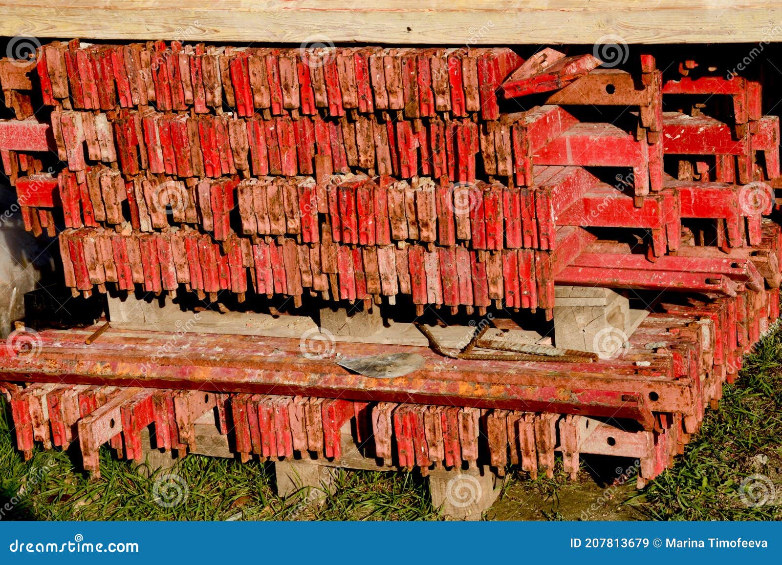 Steel Red Shuttering for Structures. Formwork for Concrete Construction ...