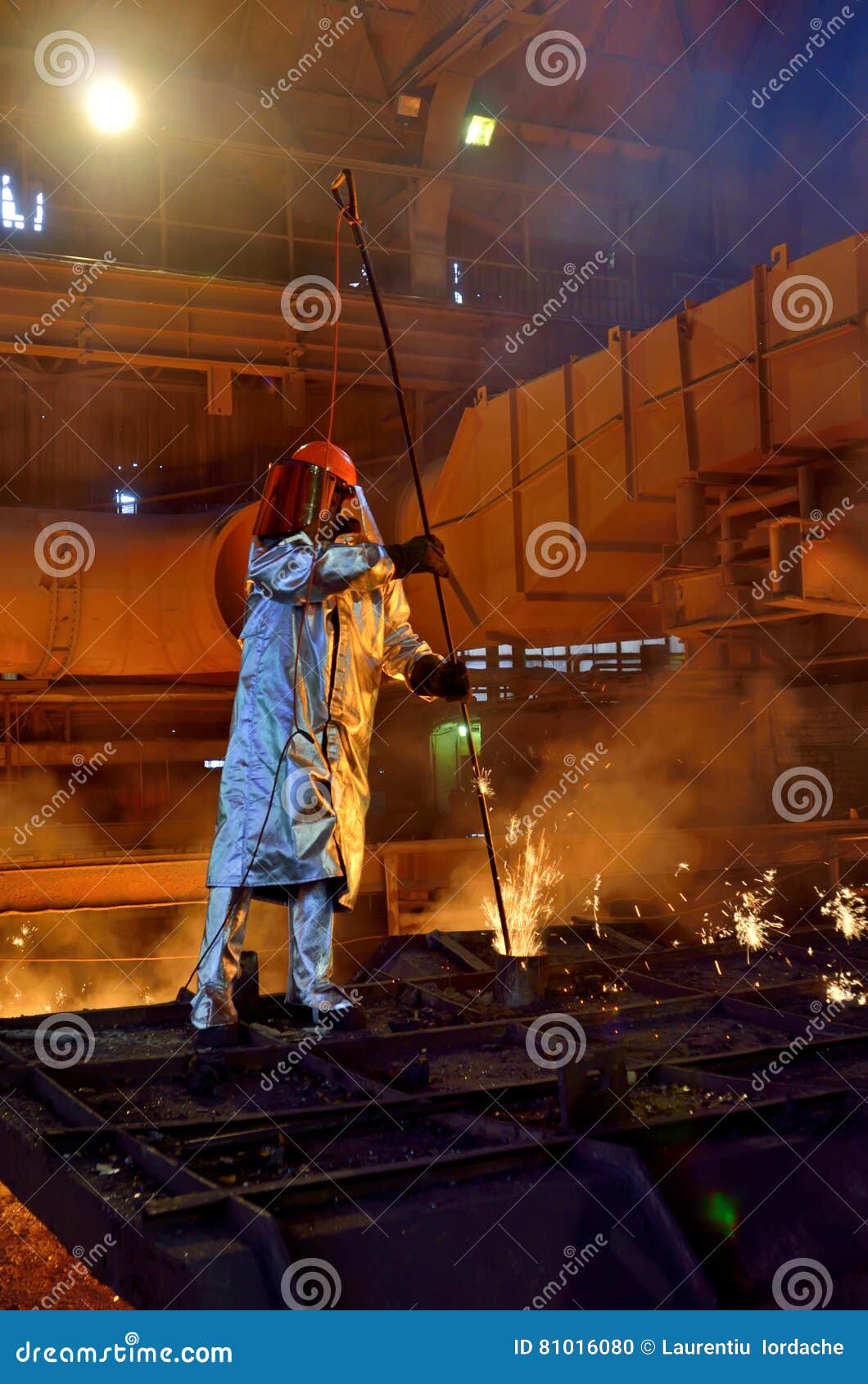 Steel Worker in Steel Plant Stock Photo - Image of heat, pour: 81016080