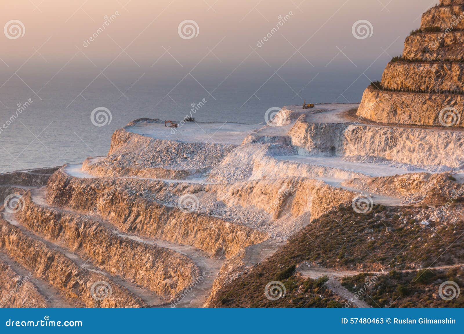 Steengroeve Inerte Materialen, Voor De Bouwnijverheid Stock Afbeelding ...