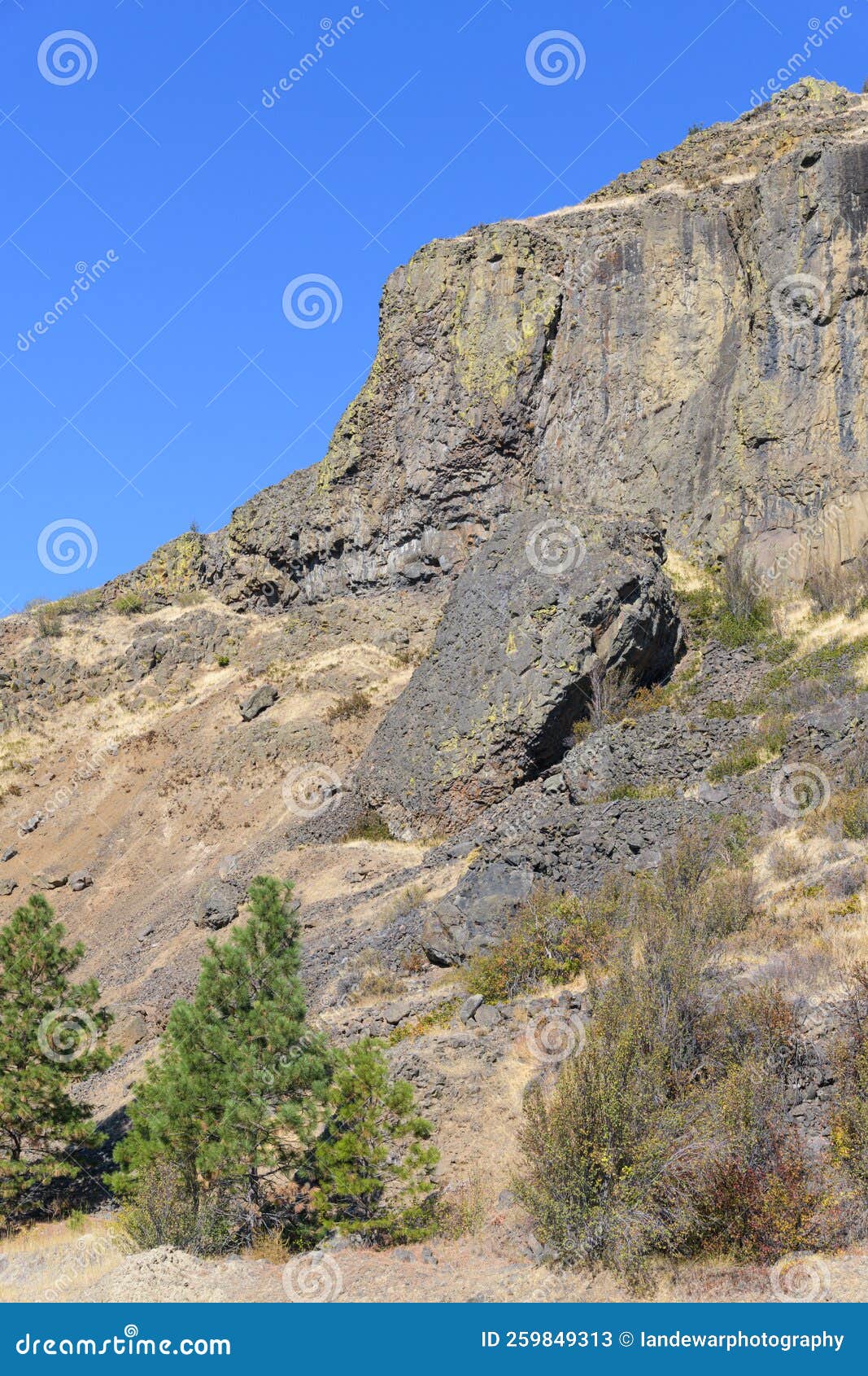 Steep Basalt Cliff in Central Washington in Fall Stock Image - Image of ...