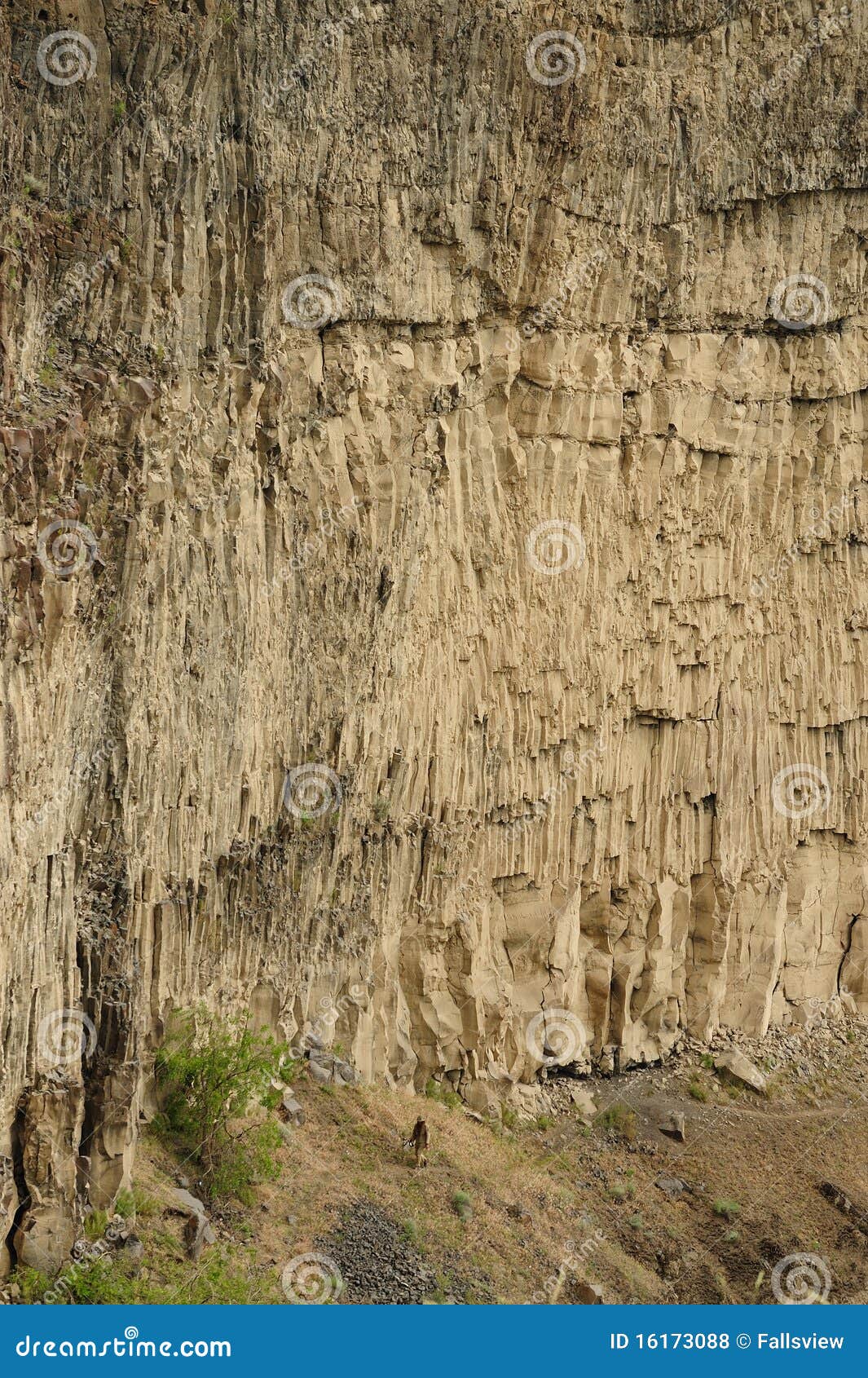 Steep cliff and path stock photo. Image of rock, palouse - 16173088