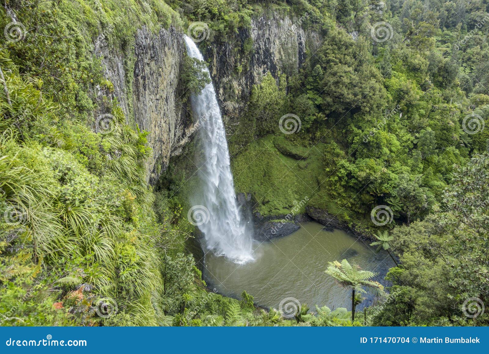 Cliff Waterfall Stock Photo | CartoonDealer.com #78556698