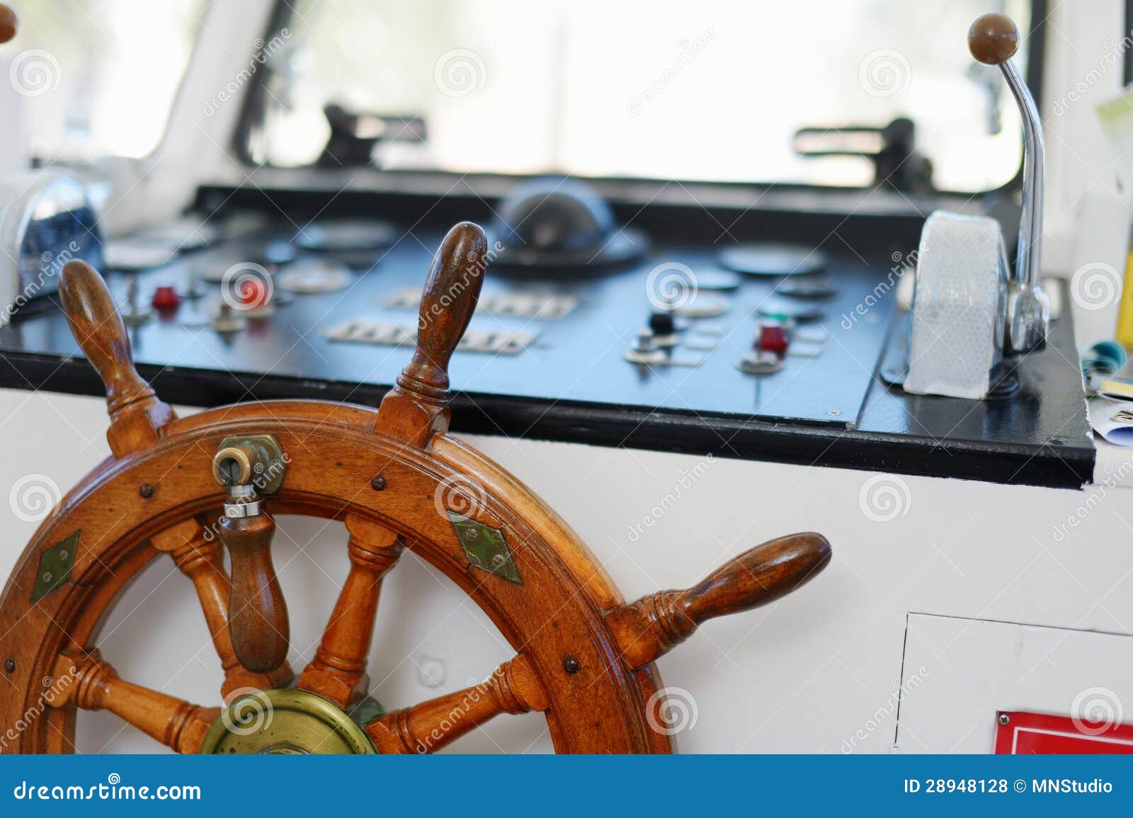 Steering Wheel of a Sailboat Stock Photo - Image of shine, helm: 28948128