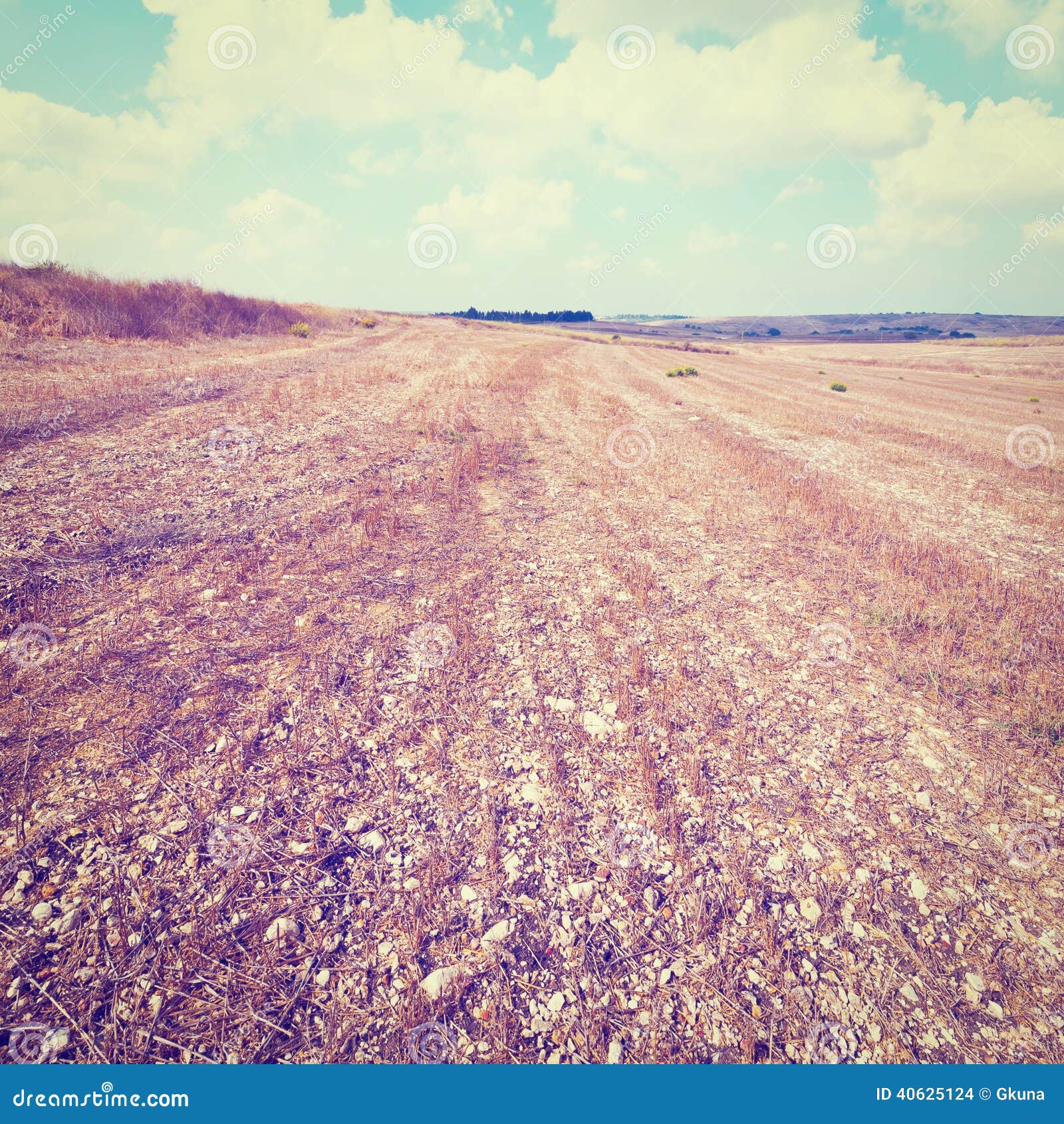 Steiniger Boden stockfoto. Bild von wolken, mittlere - 40625124