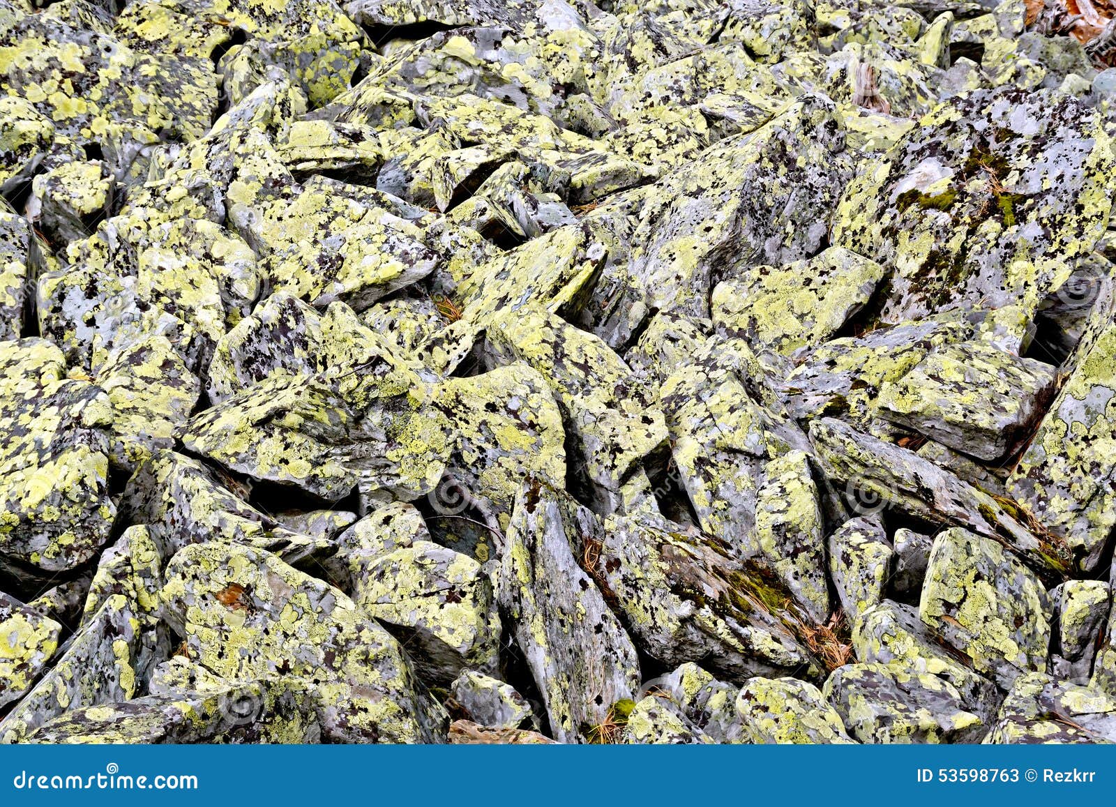 Stenen met gele vorm stock afbeelding. Image of effect - 53598763